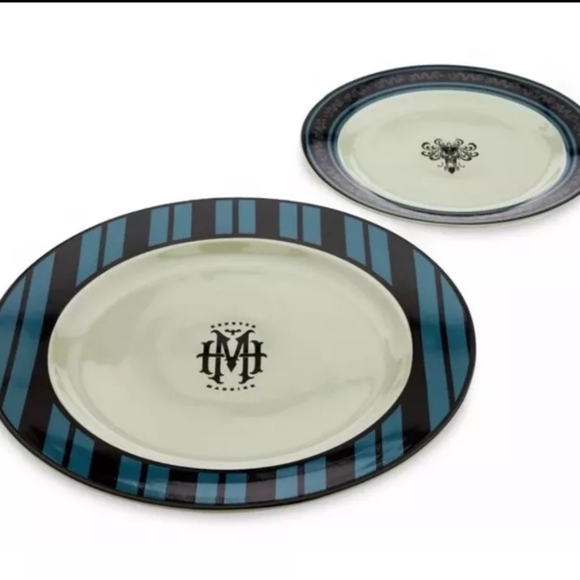 Disney | Dining | New In Box 4 Sets Of Disney Haunted Mansion Plates ...